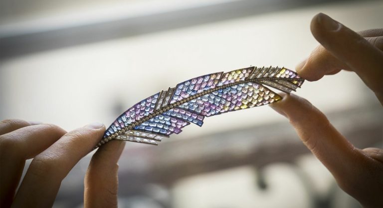 Van Cleef & Arpels Invisible Setting: The Art of Illusion - Sewelo