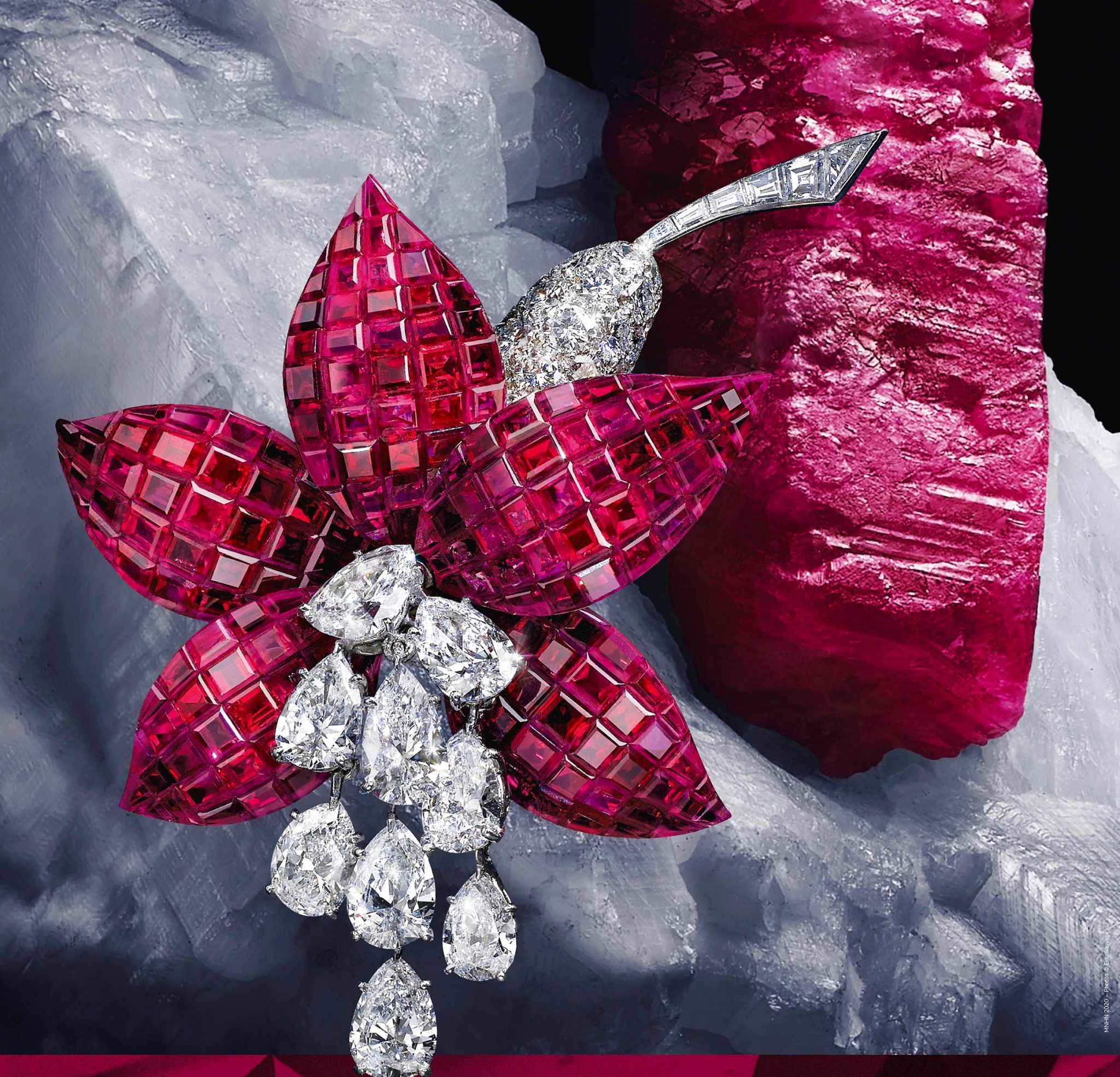 Van Cleef & Arpels Invisible Setting: The Art of Illusion - Sewelo