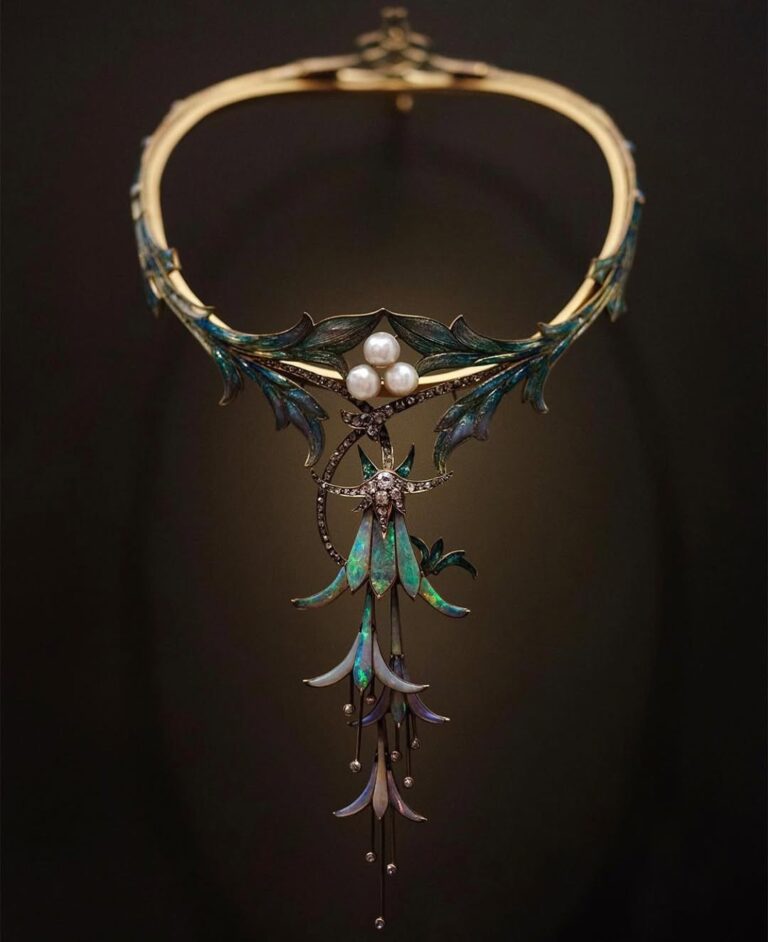 Art Nouveau Jewelry: History, Designers & Collector's Guide